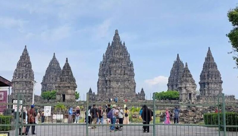 Yogyakarta: Explore & Enjoy Sunset at Prambanan Temple Tour - Who Will Love This Tour?