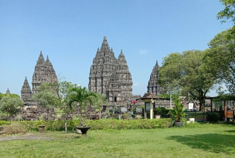 Yogyakarta: Explore & Enjoy Sunset at Prambanan Temple Tour - FAQ