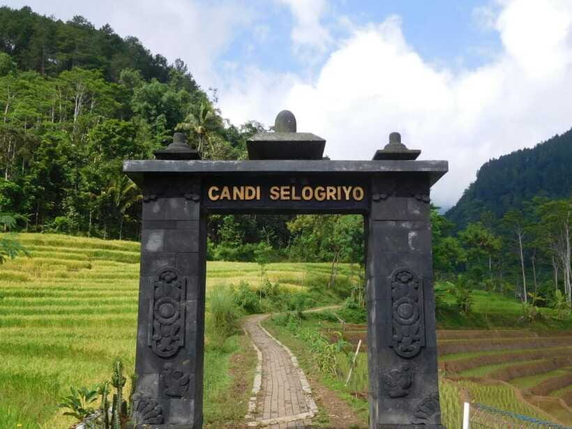 Yogyakarta : explore Nepal van Java + Selogriyo temple - Transportation and Practicalities