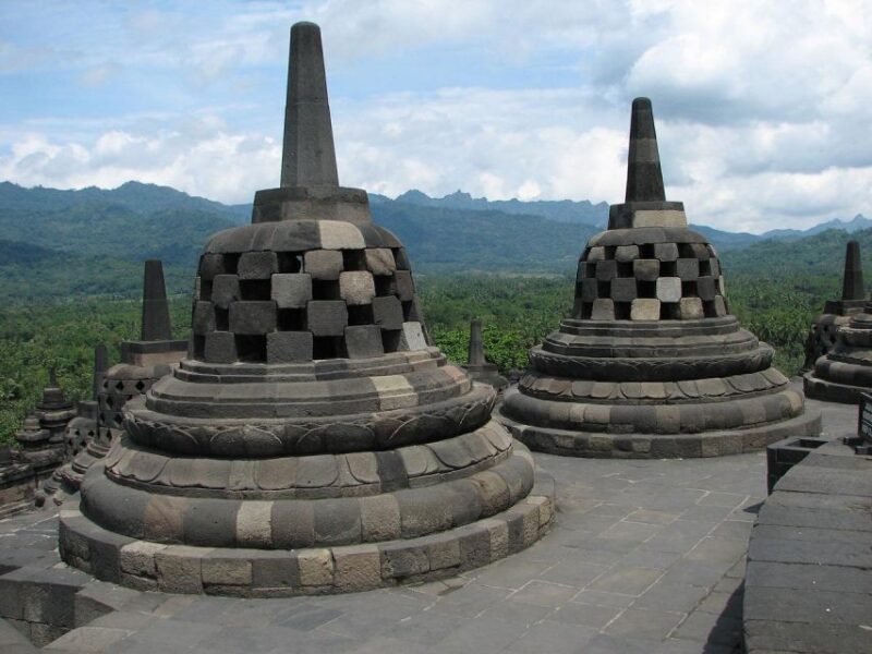 Yogyakarta: Guided Tour to Borobudur Climb Full Access - Authentic Experiences & Real-World Feedback