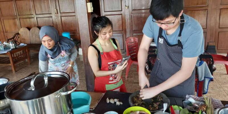 Yogyakarta: Javanese Cooking Class & Market Tour - The Experience for Different Travelers