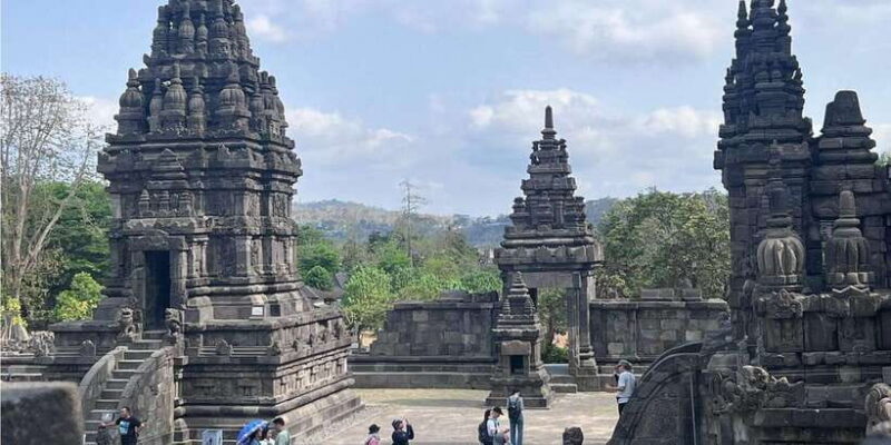 Yogyakarta: Joined or Private Tour to Borobudur & Prambanan - Key Points