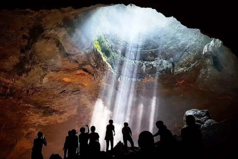 Yogyakarta ; Jomblang Cave And Timang Beach - Key Points