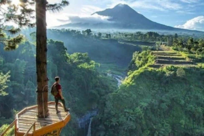 YOGYAKARTA; KEDUNG KAYANG WATERFALL AND SELOGRIYO TEMPLE. - Experiencing the Local Culture and Mythology