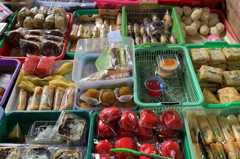 Yogyakarta: Morning Walk and Food Tour - Key Points