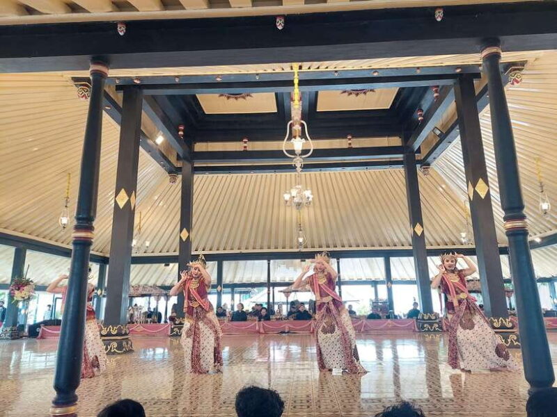 Yogyakarta Palace, Borobudur & Prambanan Temple Guided Tour - Exploring Java’s Cultural Treasures: A Balanced Look