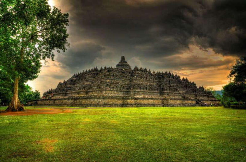 Yogyakarta : Prambanan and Borobudur full access guarantee - Yogyakarta: Prambanan and Borobudur Full Access Guarantee