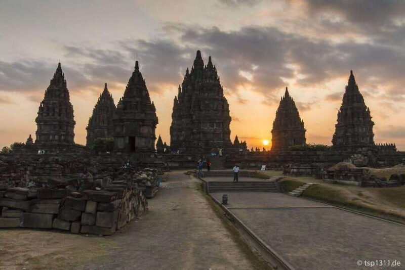 Yogyakarta : Prambanan and Borobudur full access guarantee - An In-Depth Look at the Tour Experience