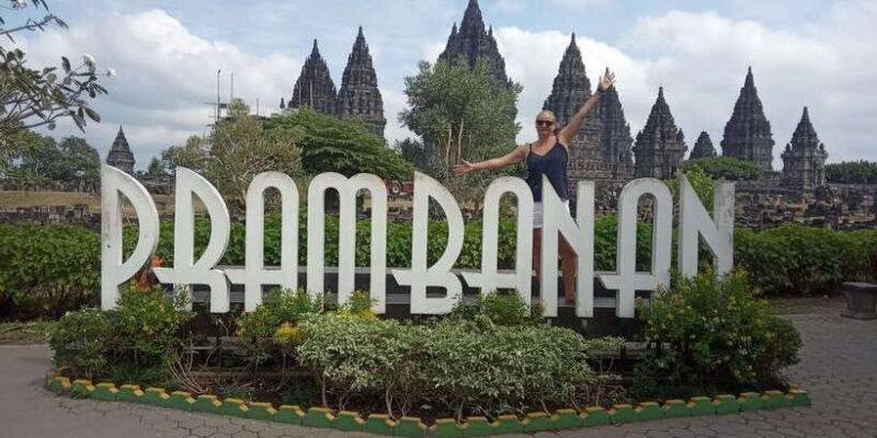 YOGYAKARTA PRAMBANAN TEMPEL AND RAMAYANA BALLET SHOW. - Key Points