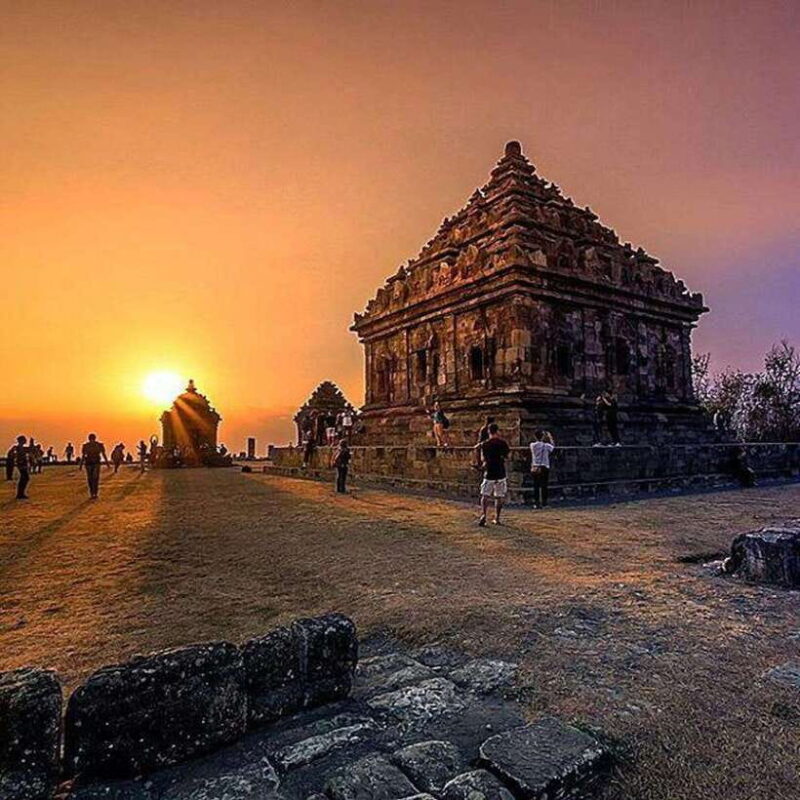 Yogyakarta: Prambanan Temple Guided Tour and Golden Sunset - Key Points