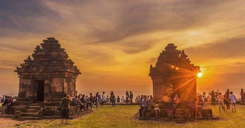 Yogyakarta: Prambanan Temple Guided Tour and Golden Sunset - Witnessing the Golden Sunset