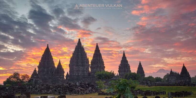 yogyakarta : prambanan temple sunset and ramayana ballet - Key Points