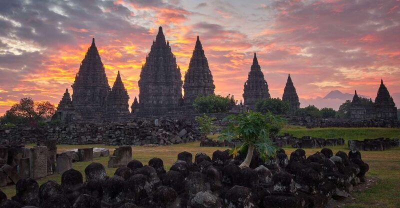 Yogyakarta : prambanan temple sunset with expert local guide - Key Points