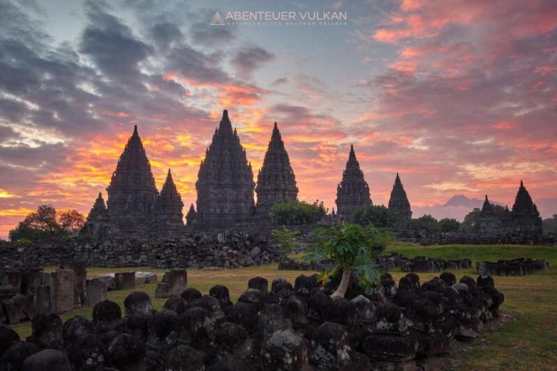 Yogyakarta : prambanan temple sunset with expert local guide - The Practicalities