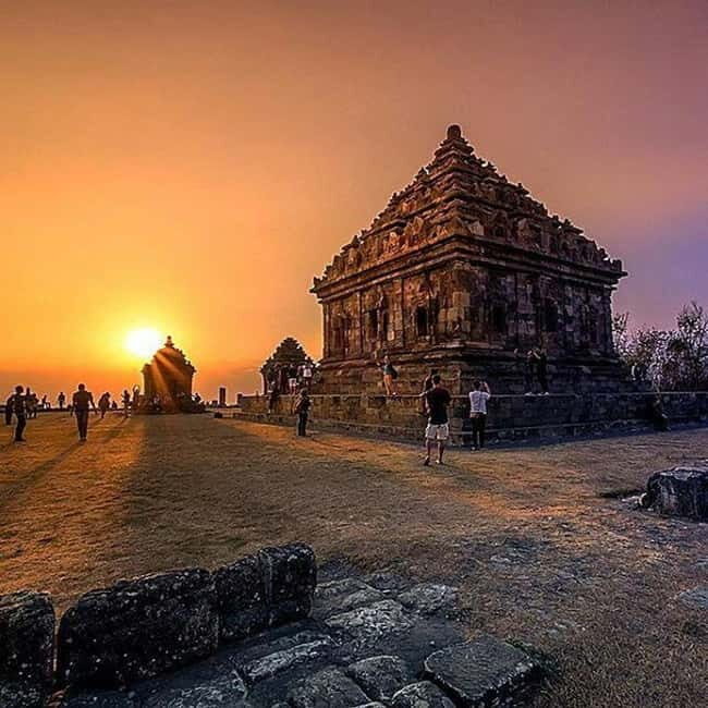 Yogyakarta: Prambanan Temple Tour and Golden Sunset - Exploring the Day Step-by-Step