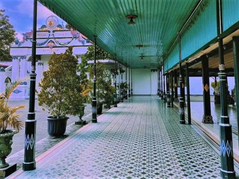 Yogyakarta Private Tour Prambanan Temple and Sultan Palace - FAQs