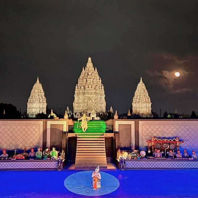 Yogyakarta : Ramayana Ballet Prambanan Show Ticket - The Setting: Prambanan at Night