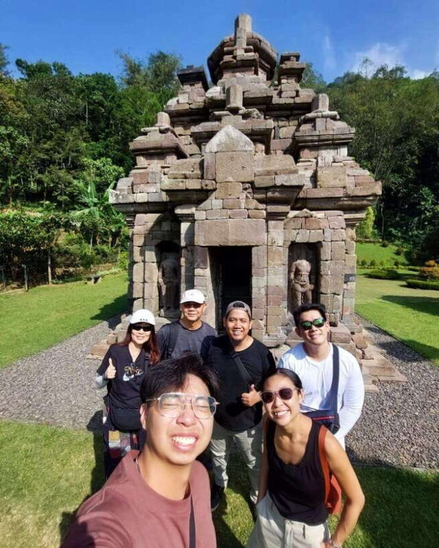 Yogyakarta: Selogriyo Temple and Rice Terrace Soft Trekking - Scenic Drive and Authentic Village Life