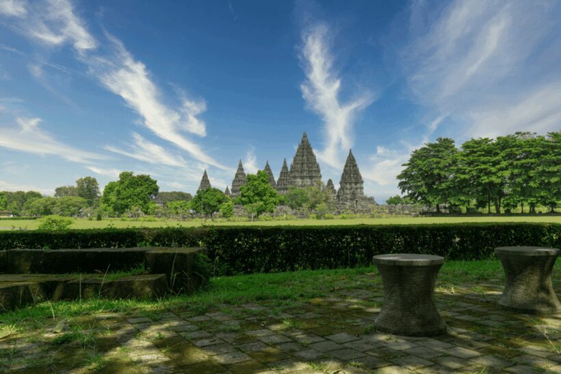Yogyakarta: Setumbu Sunrise, Borobudur & Prambanan Day Tour - FAQ