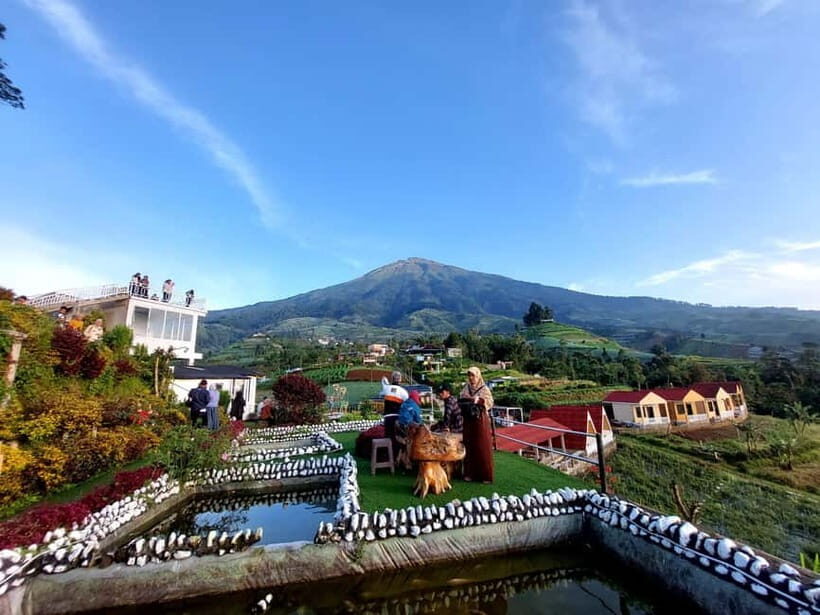 YOGYAKARTA: SILANCUR HIGHLAND/NEPAL VAN JAVA/BOROBUDUR - Exploring the Silancur Highland: A Sunrise to Remember