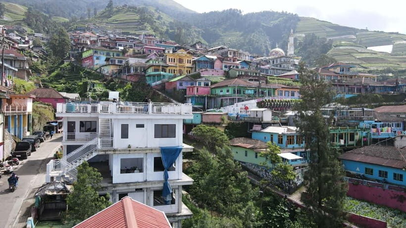 YOGYAKARTA: SILANCUR HIGHLAND/NEPAL VAN JAVA/BOROBUDUR - Who Will Love This Tour?