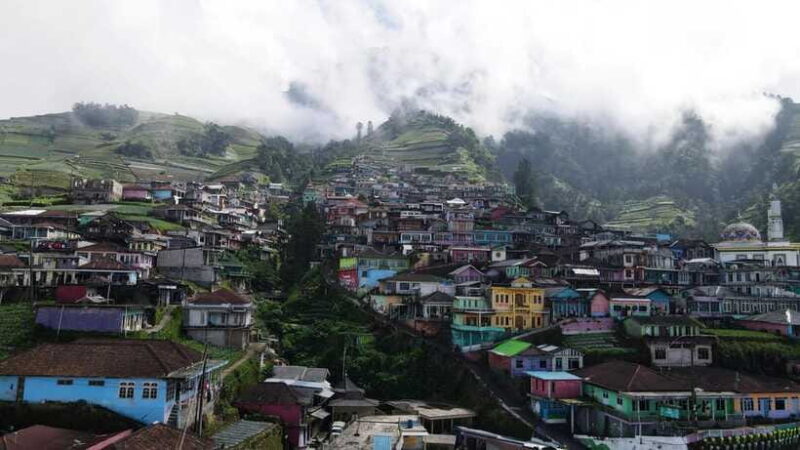 YOGYAKARTA: SILANCUR HIGHLAND/NEPAL VAN JAVA/BOROBUDUR - FAQ