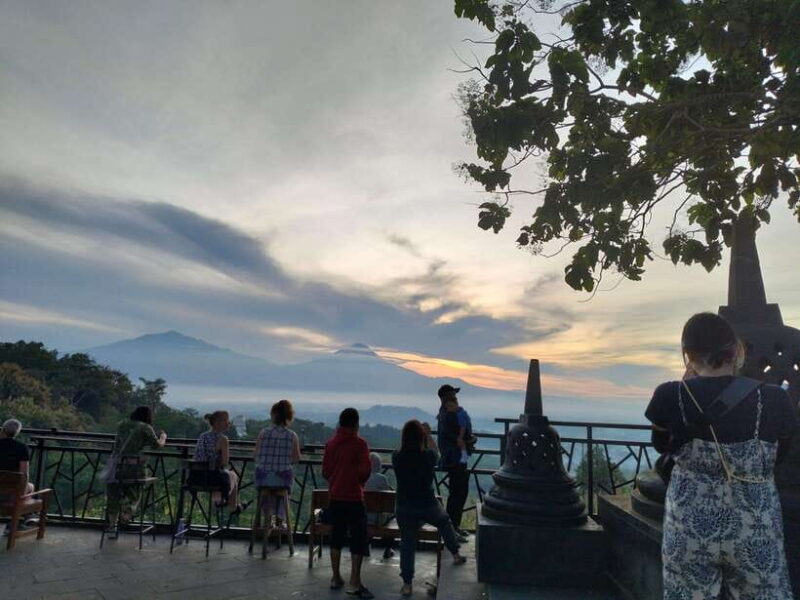 Yogyakarta : Sunrise Borobudur + Prambanan Temple - FAQ