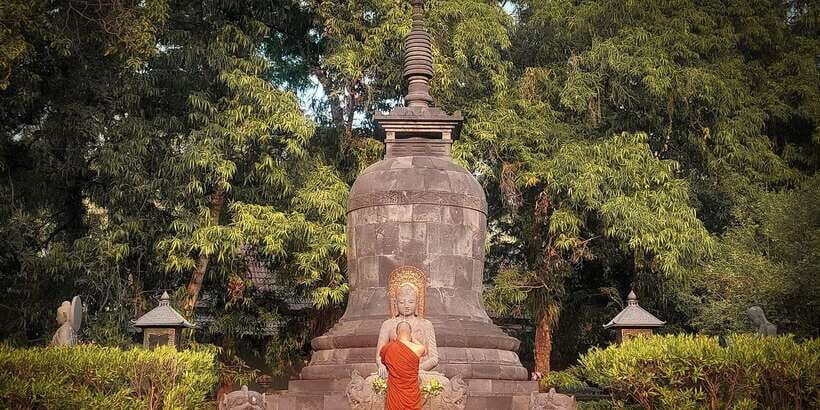 Yogyakarta: Sunrise Borobudur & Prambanan, with lunch option - Introduction