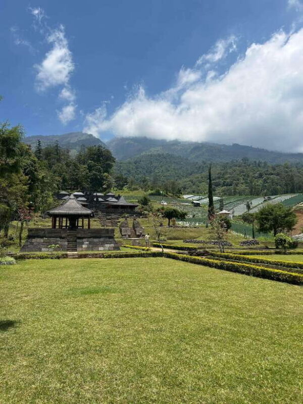 Yogyakarta : Surakarta + Sukuh temple + Cetho temple + Guide - Exploring Java’s Hidden Treasures: A Detailed Review of the Surakarta + Sukuh and Cetho Temples Tour