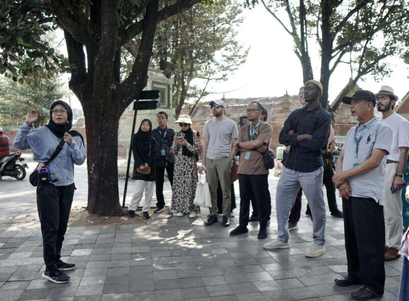 Yogyakarta: The Oldest Neighborhood Walking Experience - Practical Details: How the Tour Works