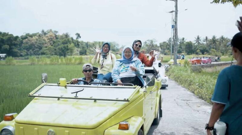 Yogyakarta : VW Borobudur Setumbu Sunrise Guide Tour - Visiting Borobudur: A Cultural Jewel