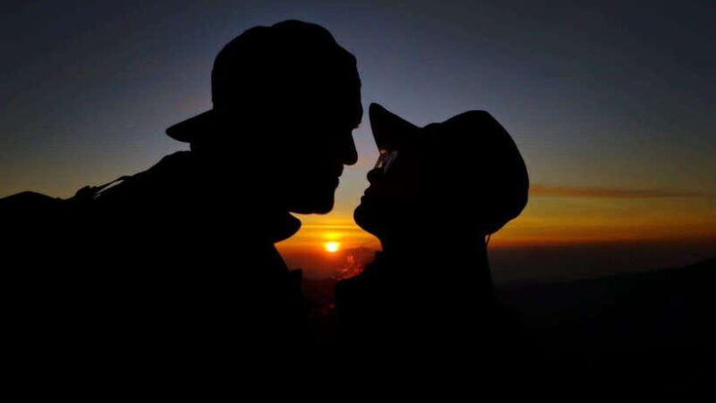 Yogyakarta : VW Setumbu Sunrise Borobudur Climb Up Tour - Key Points