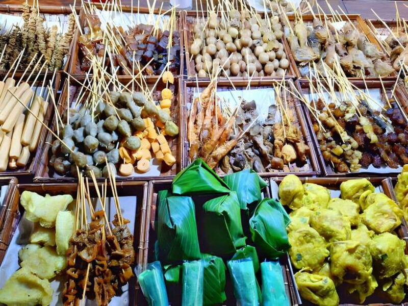 Yogyakarta walking tour: Gourmet Stroll & Nightly Highlights - Fun at Alun-Alun Kidul: Local Games and Laughter