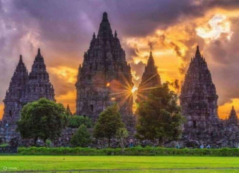 YOGYAKARTAA ; Pindul cave And Prambanan Tempel Sunset - Who Will Love This Tour?