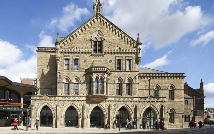 York: City Walking Tour & Exploration Game - Authentic Experiences and Local Insights