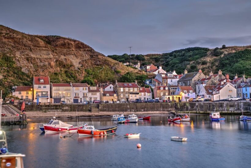York & North Yorkshire Moors: Online Travel Guide - Coastal Charm: Whitby and Scarborough