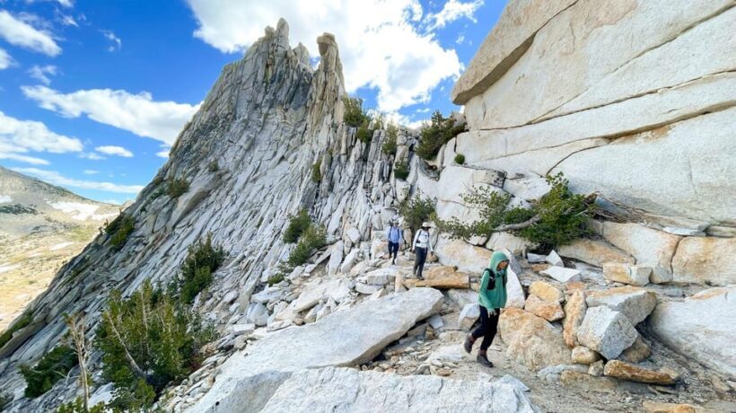 Yosemite: High Country Explorer - Private Hiking Tour - Picnic and Relaxation: Lakeside Lunch in Nature’s Lap