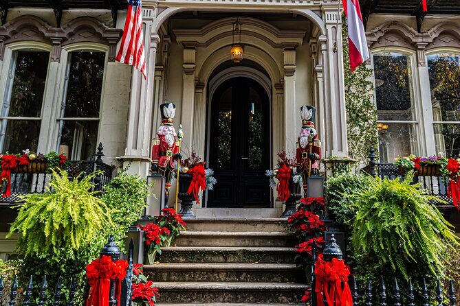 Yuletide Charm: A Southern Christmas Journey in Savannah - An In-Depth Look at the Tour Itinerary