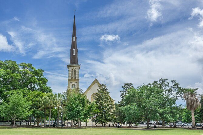 Yuletide Splendor A Christmas Walking Tour in Charleston - What Does the Tour Really Offer?