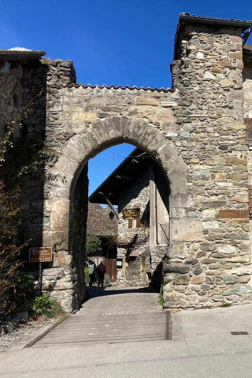 Yvoire Medieval Village : Walking Guided Tour - Since You Asked