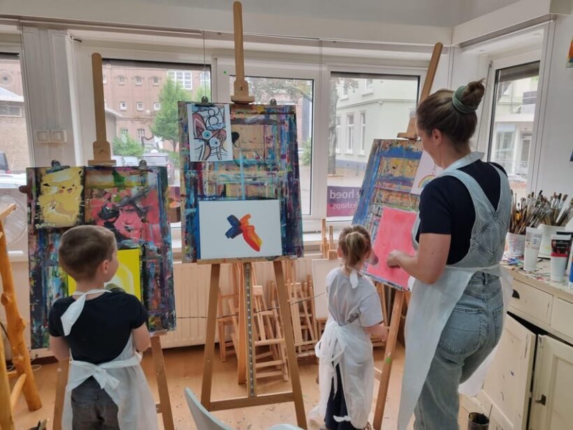 Zaandam: paint a Dutch windmill in a cosy atelier - Practical Details and Tips