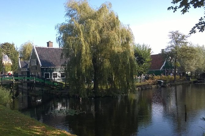 Zaanse Schans and Volendam Private Tour From Amsterdam - Discovering Volendam