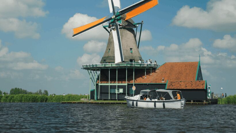 Zaanse Schans: Cruise UNESCO Windmills Village + Live Guide - A Detailed Look at the Zaanse Schans Boat Tour