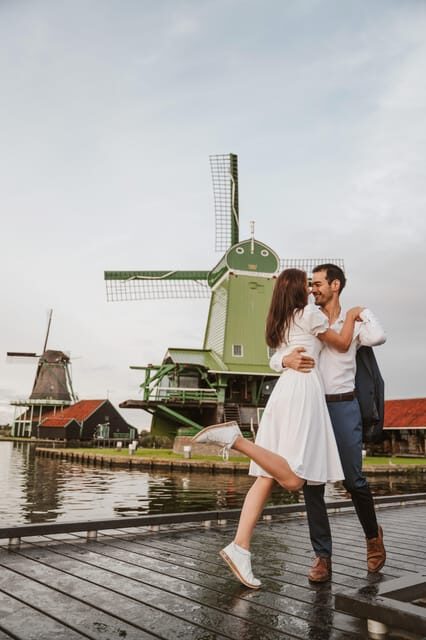 Zaanse Schans: Photoshoot Near Amsterdam with Windmills - What should travelers expect during the photoshoot?