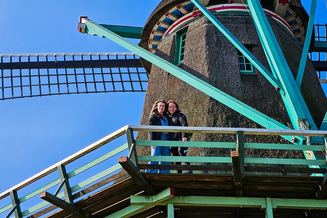 Zaanse Schans Windmills and Volendam Review - Group Size and Accessibility