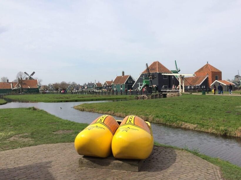 Zaanse Schans Windmills, Volendam with Ferry to Marken - Key Points