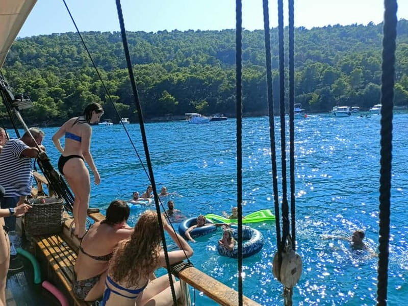 Zadar: Boat Tour with Unlimited Wine & 3 Stops - Who Should Consider This Tour?