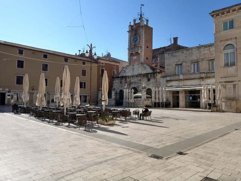 Zadar: City Highlights Walking Tour in Polish - Discovering Zadar in the Evening: What to Expect