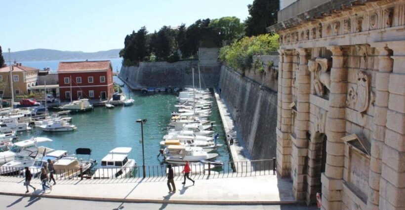 Zadar: E-scooter self guided tour - Key Points
