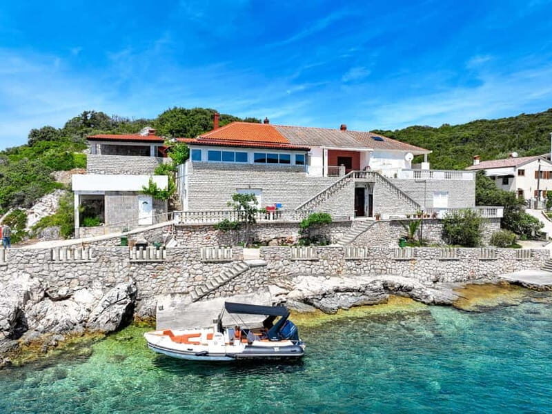 Zadar: Speedboat tour Best of 4 Islands 6 Stops with Lunch! - Who Should Consider This Tour?